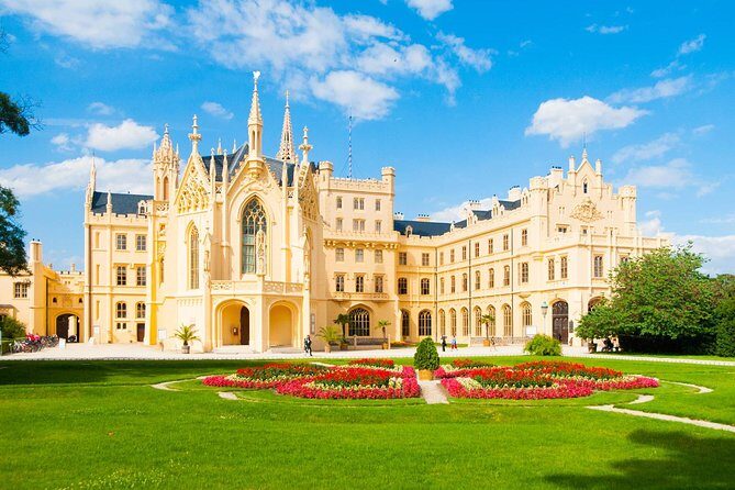 Prague-Vienna One-Way Sightseeing Day Tour - Who should book this one ...